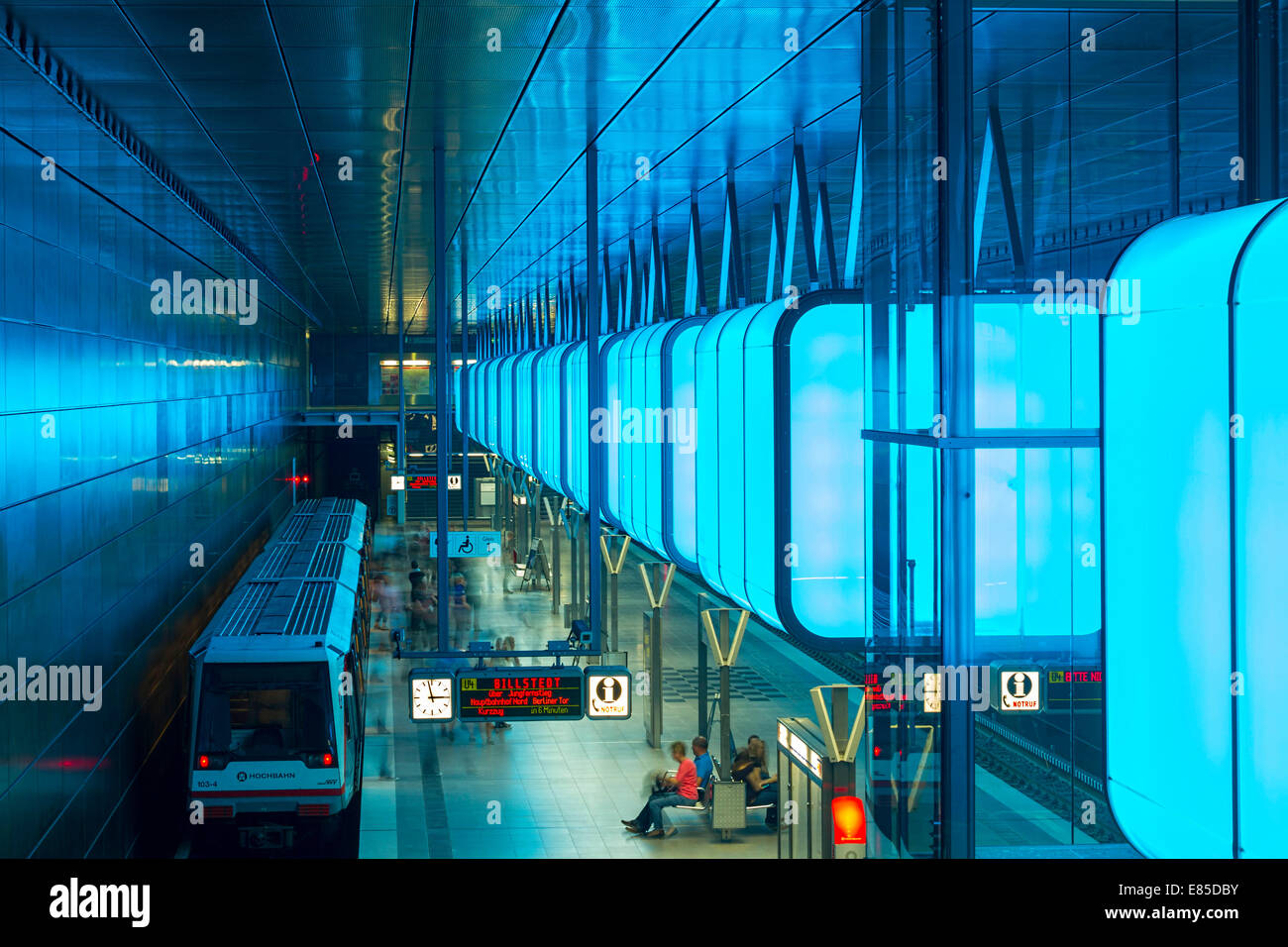 Light installation in the HafenCity Universität U-Bahn subway Station ...