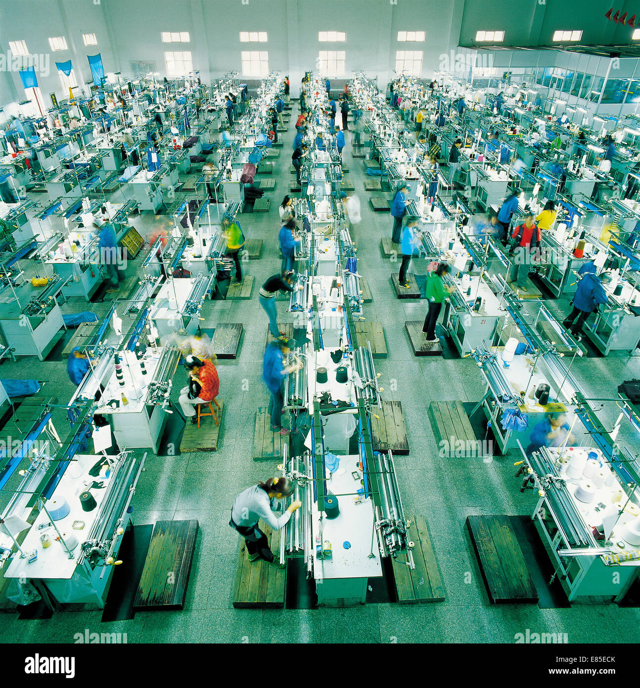 China clothes factory hi-res stock photography and images - Alamy