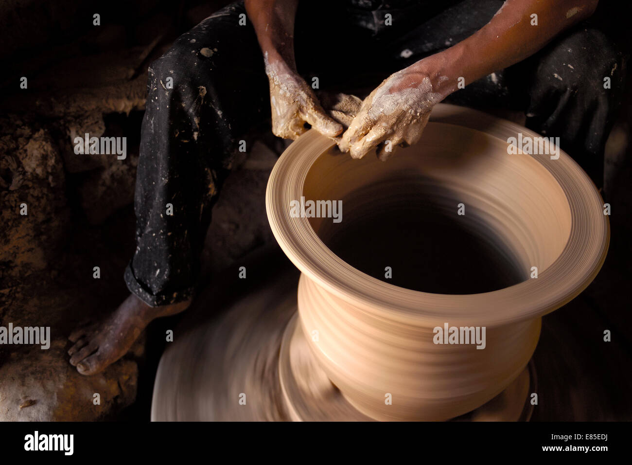 Chinese Pottery Making High Resolution Stock Photography and Images - Alamy