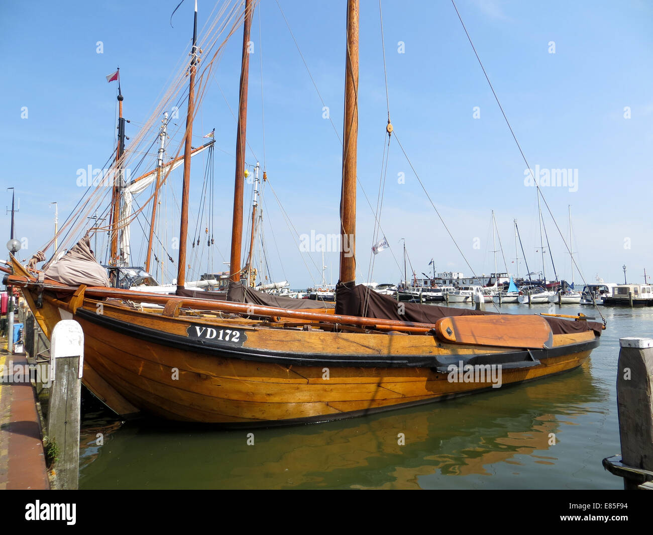 Old ship in the harbour of Edam/Volendam Stock Photo - Alamy
