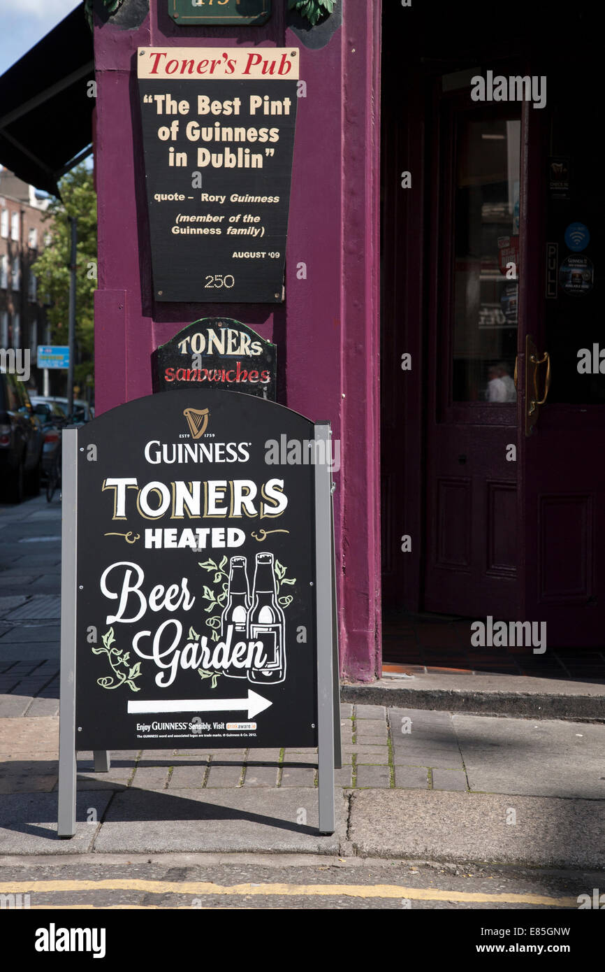 Baggot street dublin ireland hi-res stock photography and images - Alamy