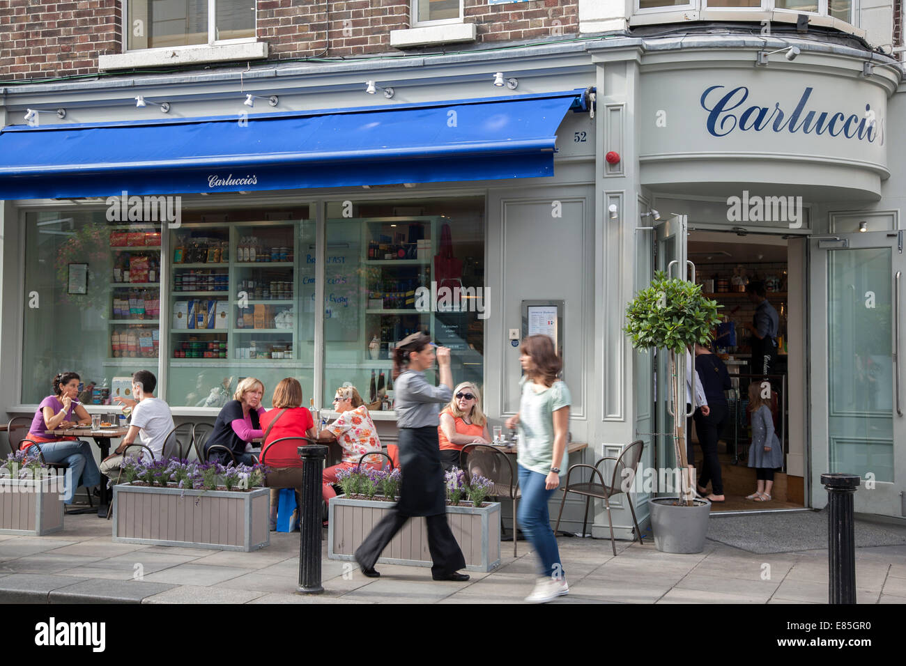 Restaurant Carluccio's Sign High Resolution Stock Photography and ...