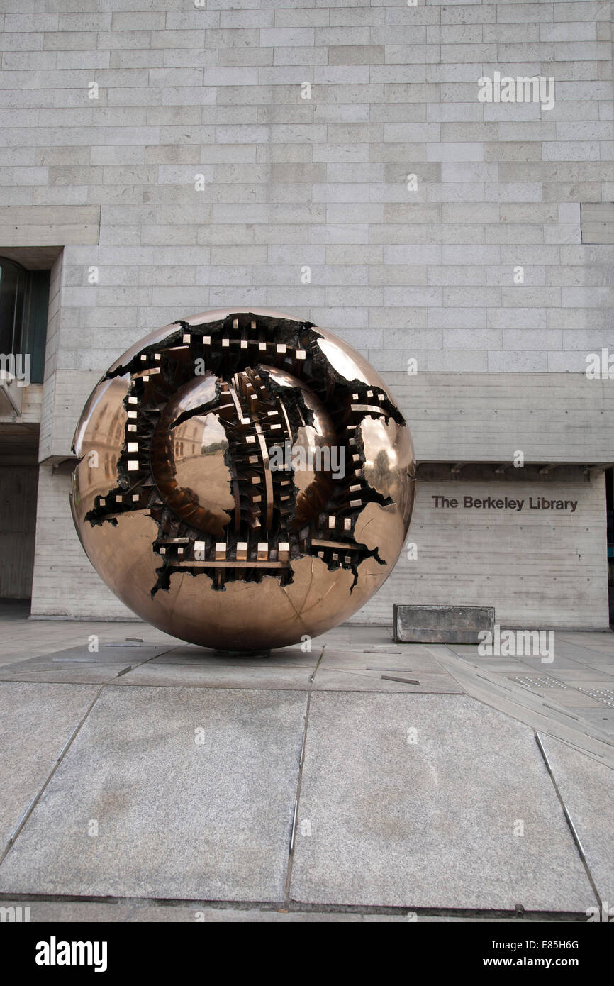 Sphere inside Sphere by Pomodoro, Berkeley Library, Trinity College ...