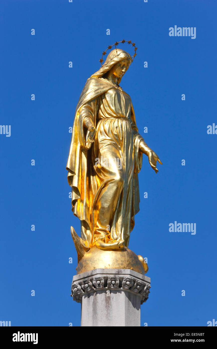Famous golden statue virgin mary hi-res stock photography and images ...