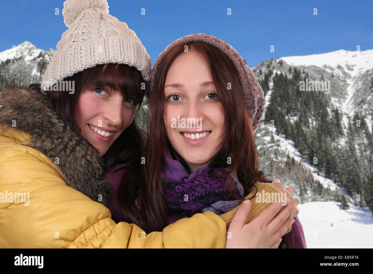 People hug each other hi-res stock photography and images - Alamy