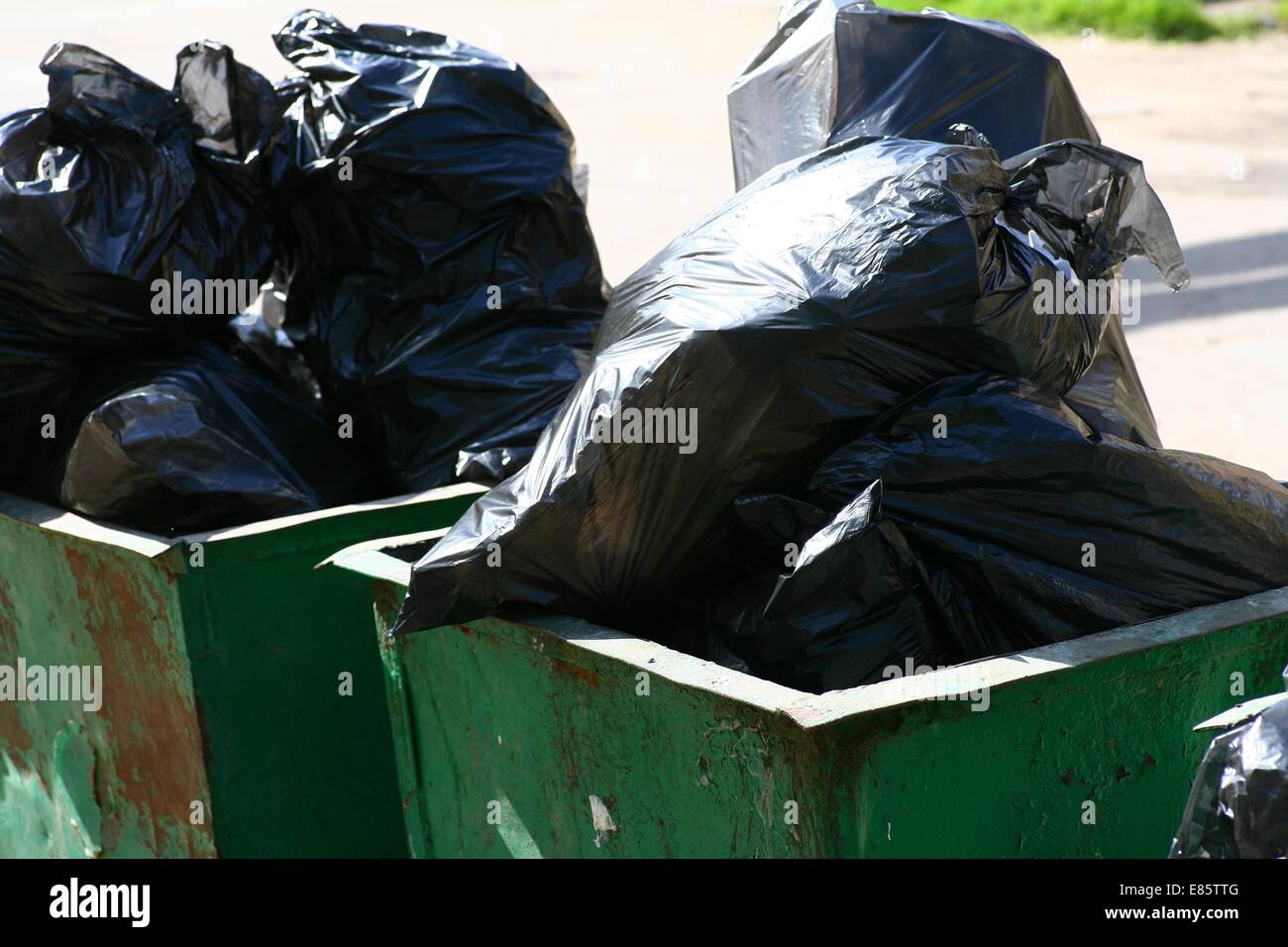 Overflowing bin home hi-res stock photography and images - Alamy