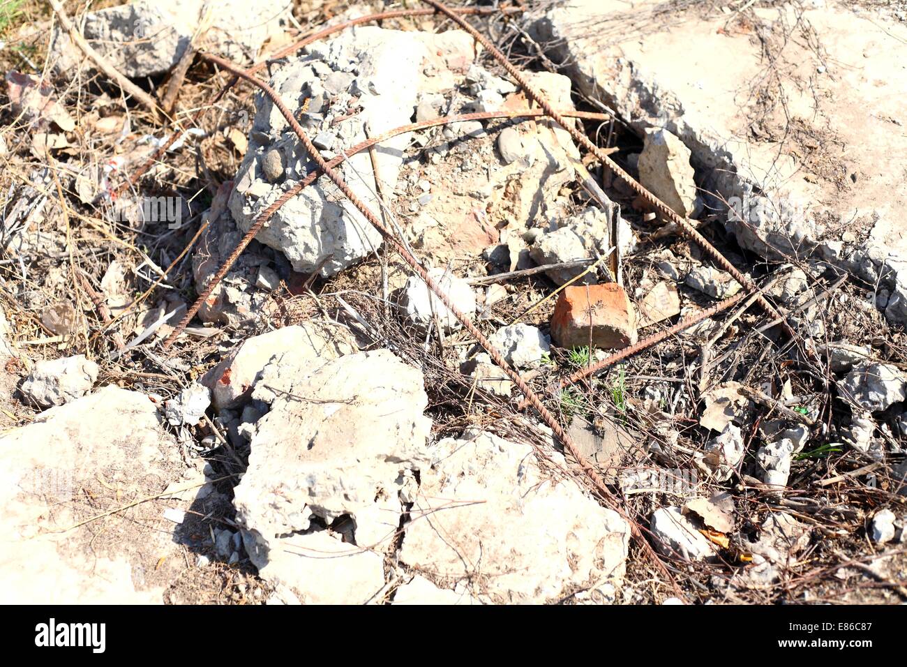 Crushed building hi-res stock photography and images - Alamy