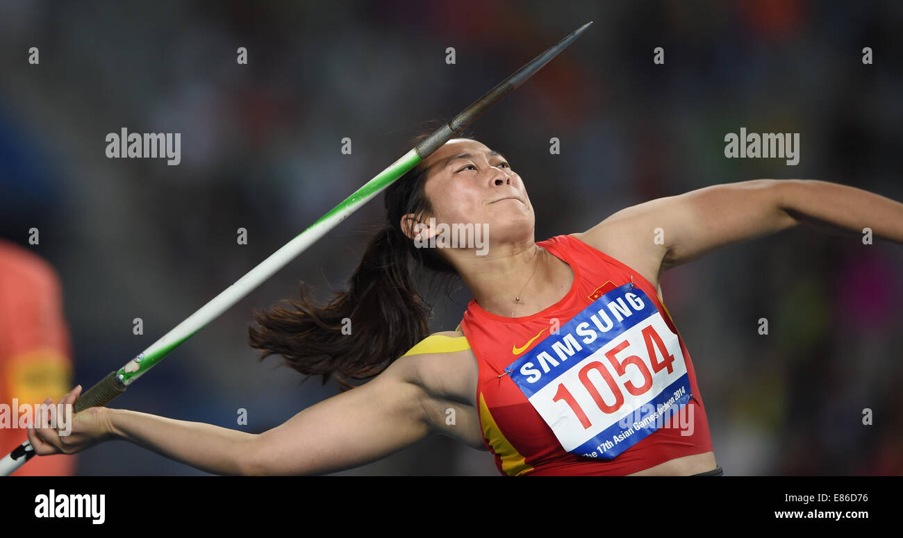 Incheon, South Korea. 1st Oct, 2014. Li Lingwei of China competes ...