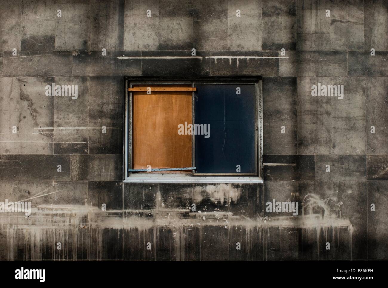 Boarded up window Stock Photo - Alamy
