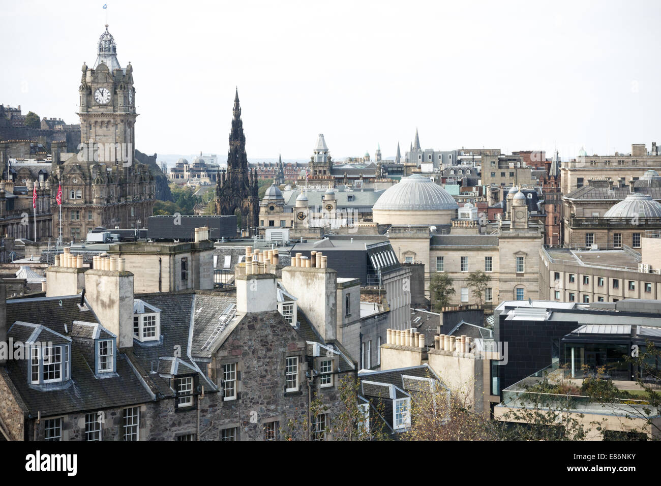 Edinburgh rooftops hi-res stock photography and images - Alamy