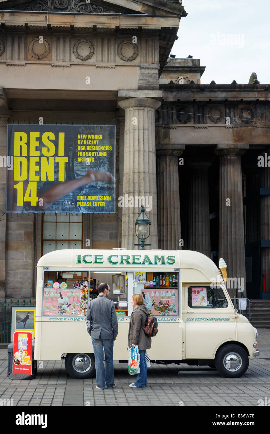 Retro ice cream van hi-res stock photography and images - Alamy