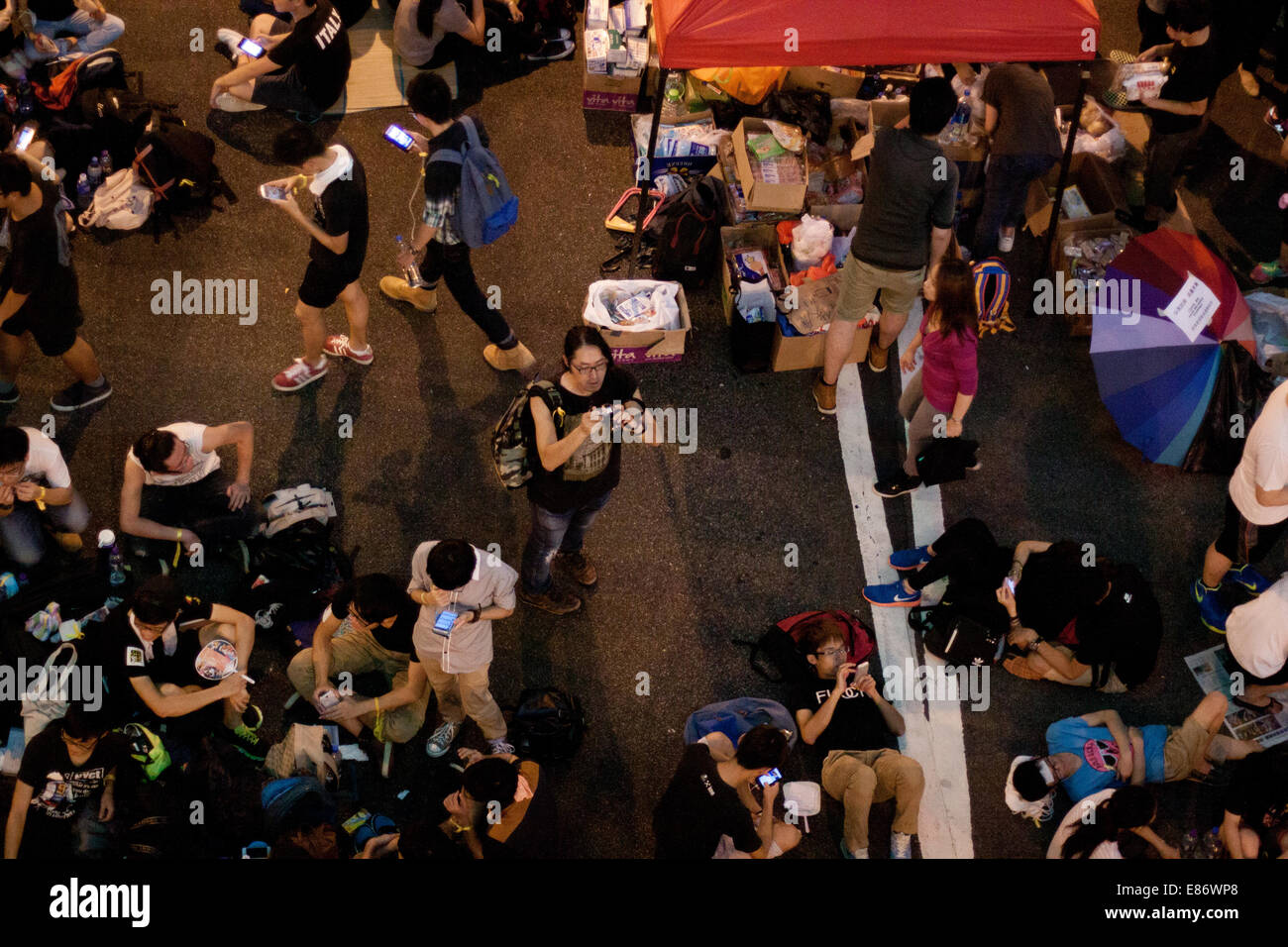 Hong Kong. 30th September, 2014. People using mobile phones in protest ...