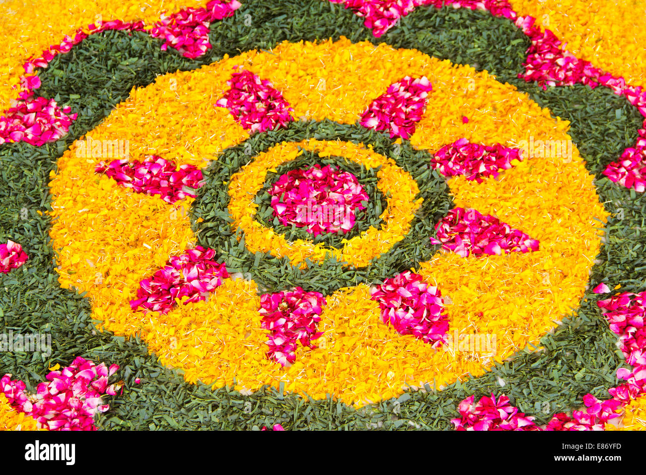 Rangoli art hi-res stock photography and images - Alamy