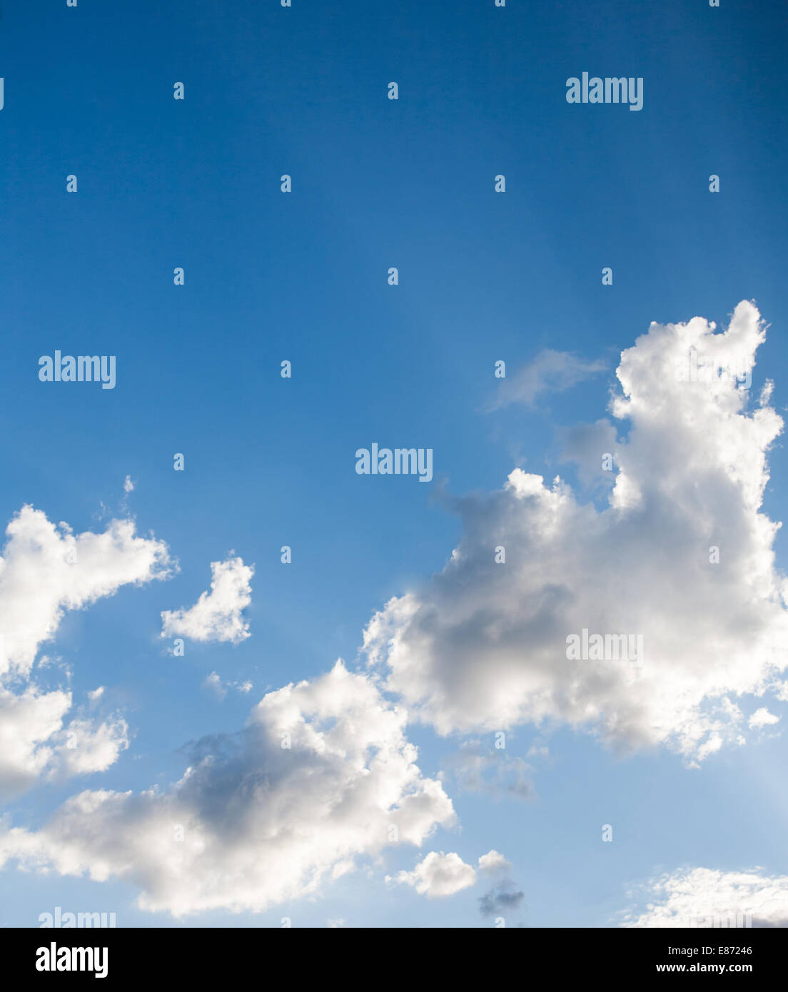 Sparse clouds hi-res stock photography and images - Alamy