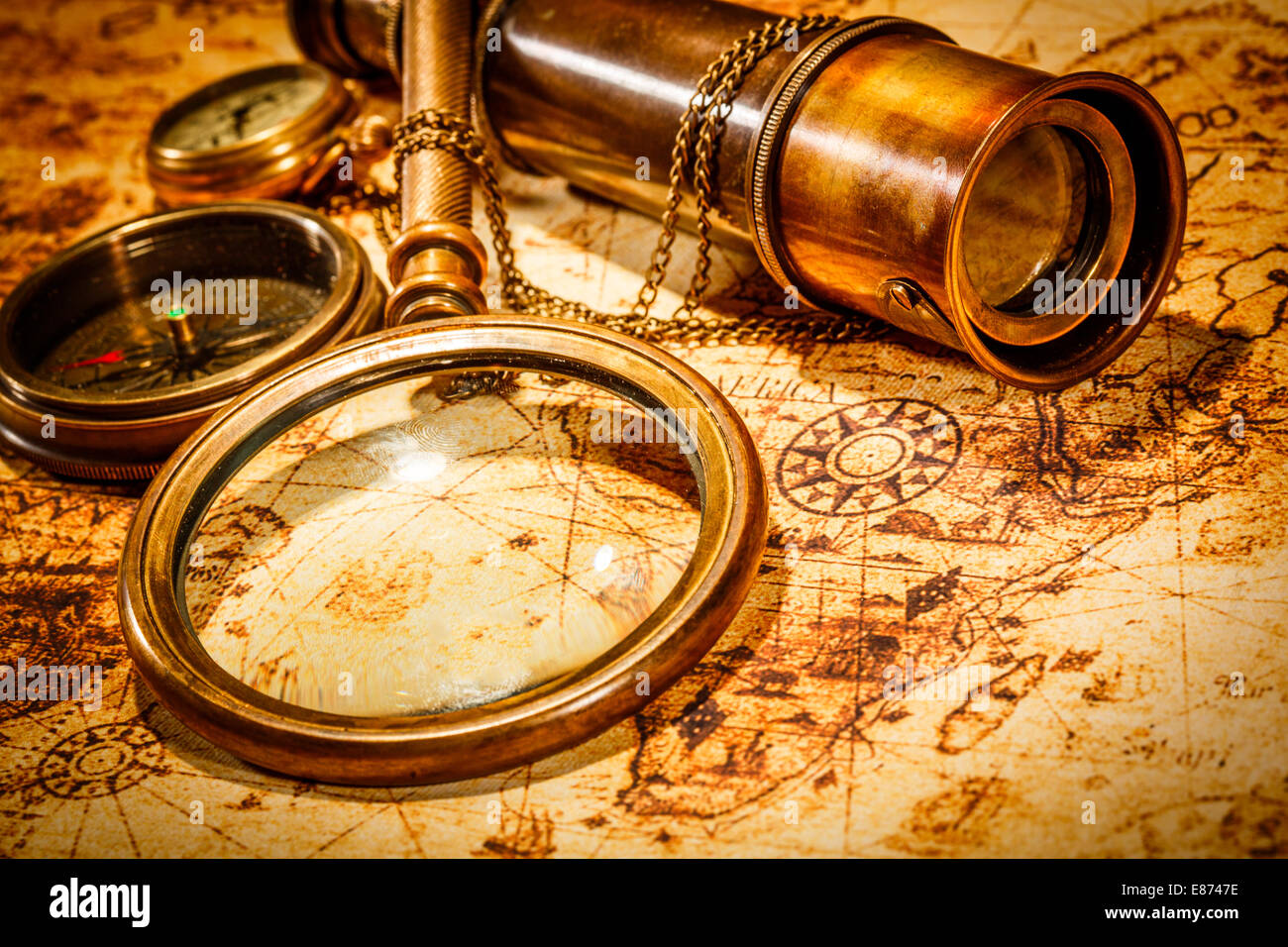 Vintage compass magnifying glass watch hi-res stock photography and ...