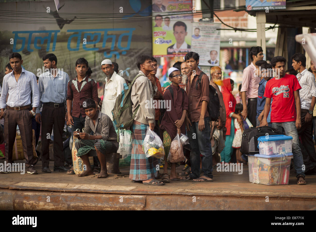 Bangladeshi home bound people waiting for Launch travelling to their ...