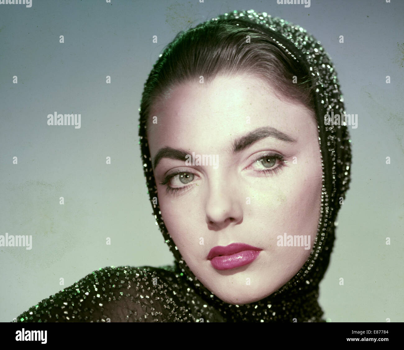 Joan collins actress 1958 hi-res stock photography and images - Alamy