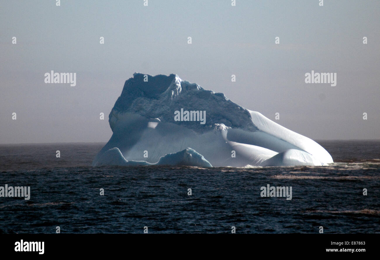 Sinking fast hi-res stock photography and images - Alamy
