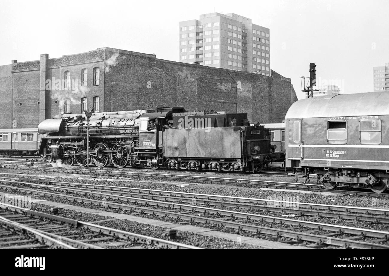 Berlin, East Germany, the 01 in 1514 during shunting in the ...