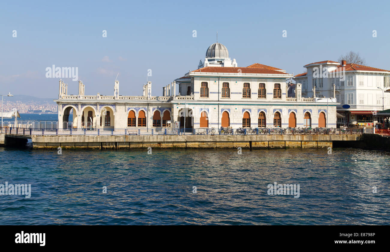 Princes island ferry istanbul hi-res stock photography and images - Alamy