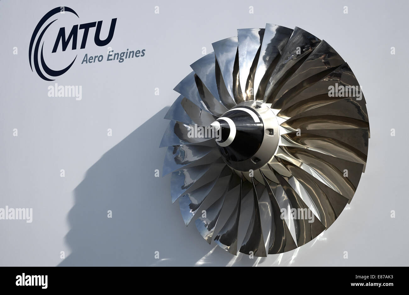 Mtu font hi-res stock photography and images - Alamy