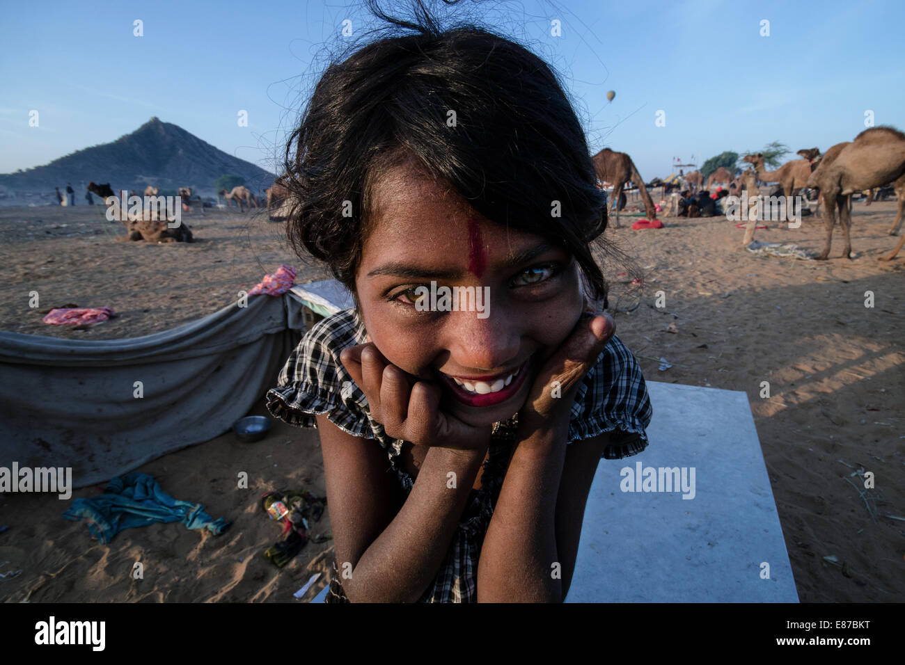 India pushkar girls rajasthan hi-res stock photography and images - Alamy