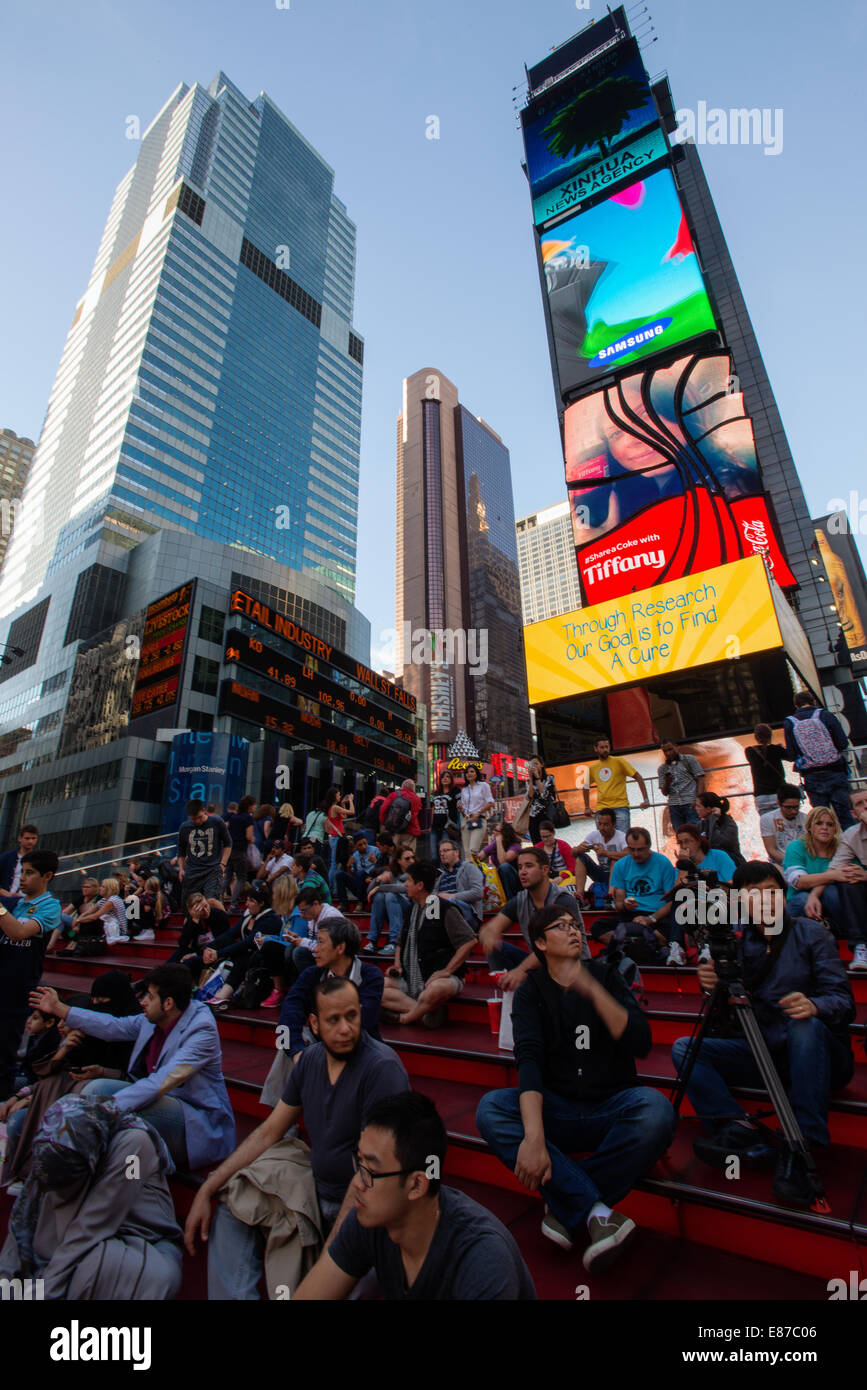 Tourists at Times Square New York USA Stock Photo - Alamy