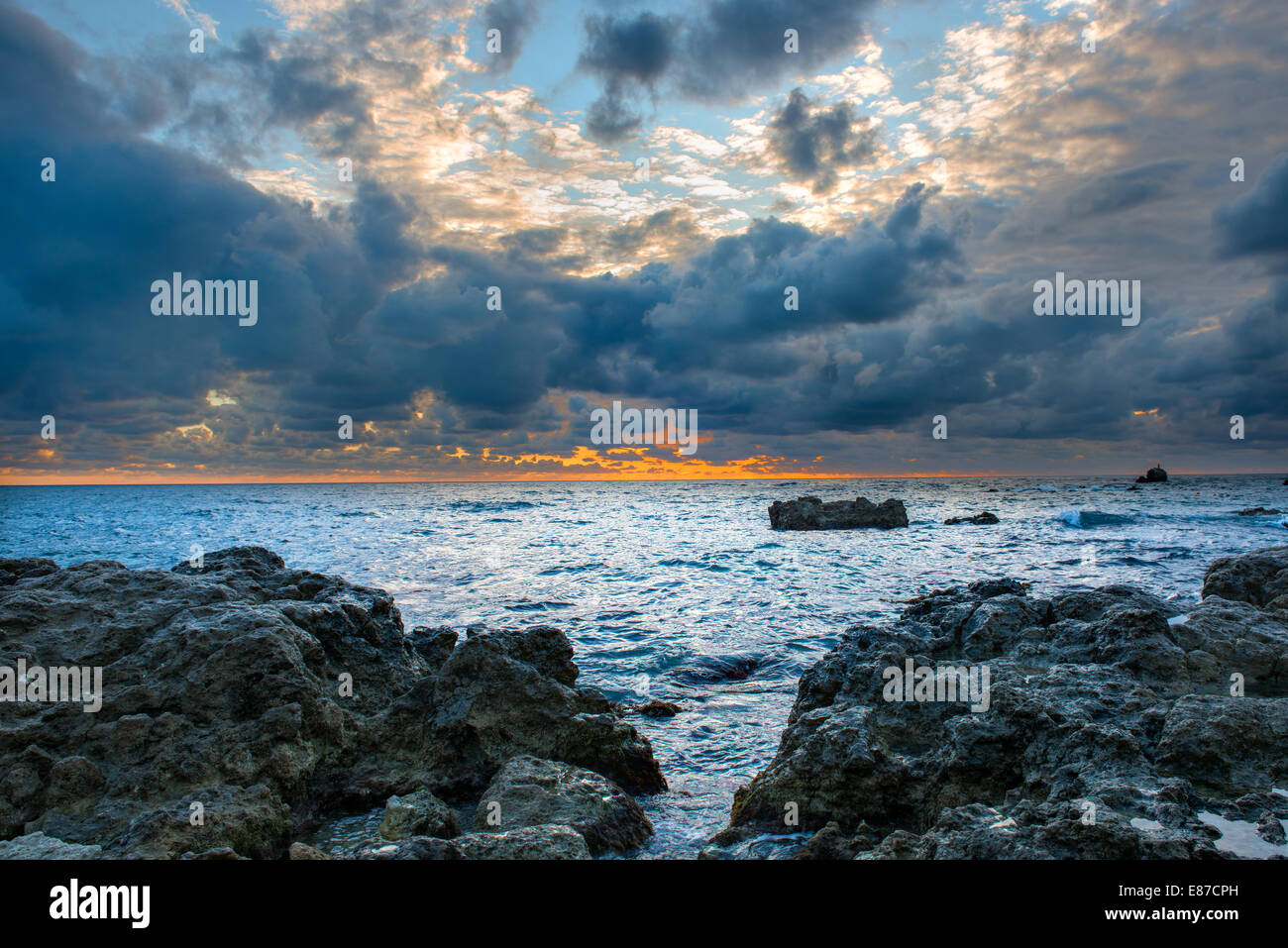 Sea landscape bad weather hi-res stock photography and images - Alamy