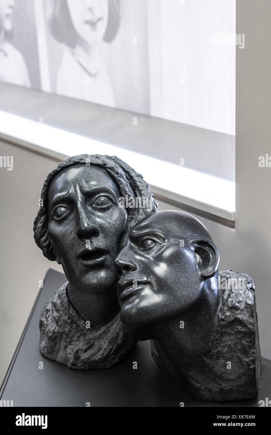 Sandy Springs, Georgia, USA. 01st Oct, 2014. A sculpture by Devorah ...