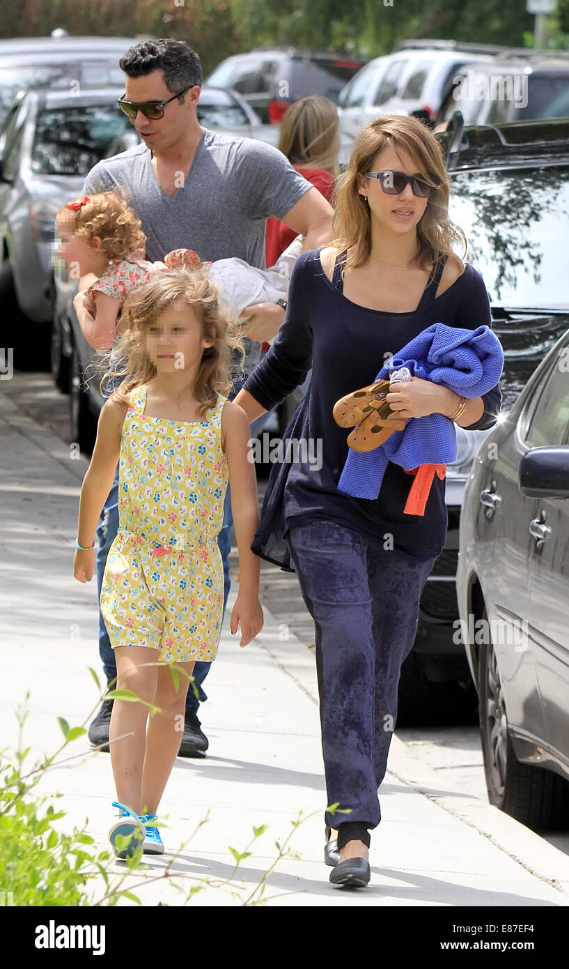 Jessica Alba and husband Cash Warren enjoy a day with their daughters ...