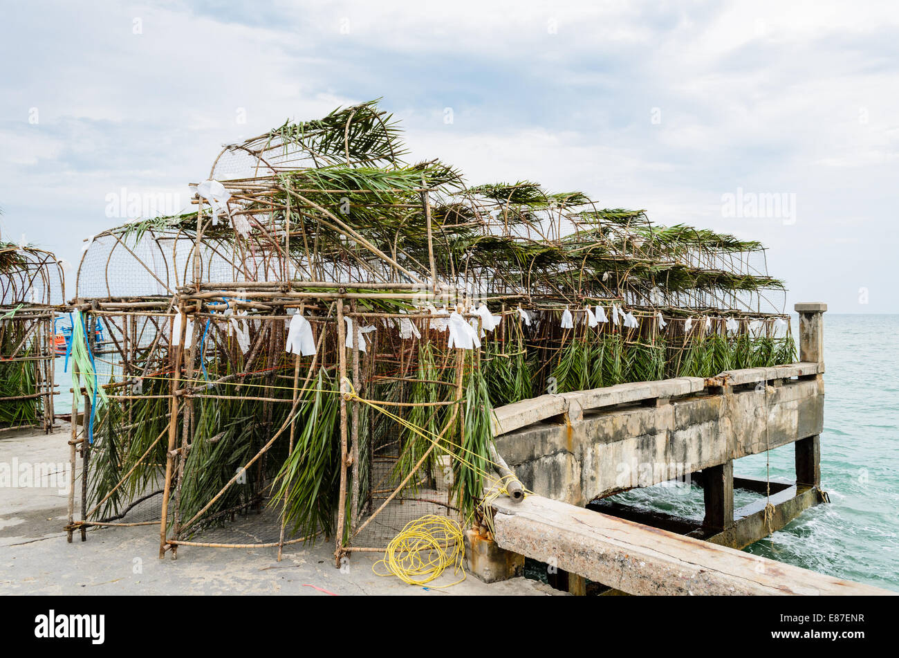 Indigenous fish trap hi-res stock photography and images - Alamy