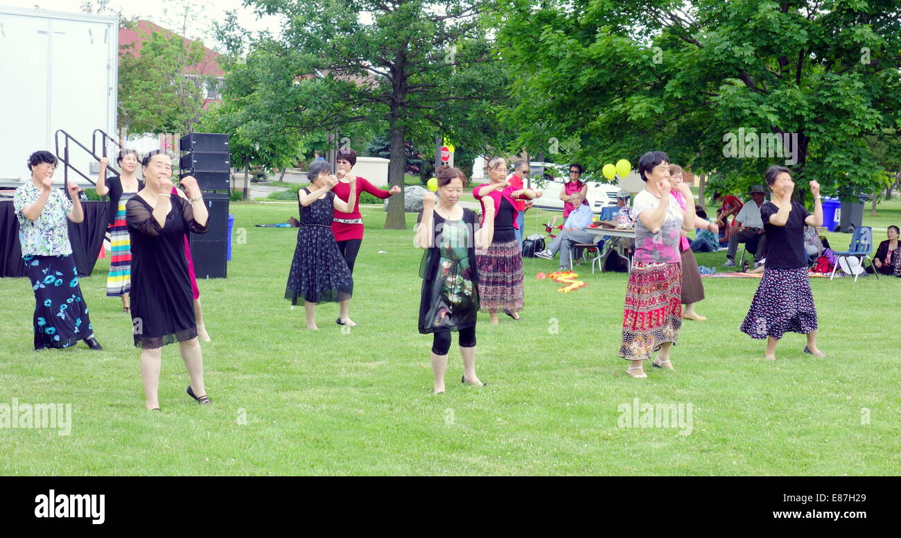 Canadian dancing hi-res stock photography and images - Alamy