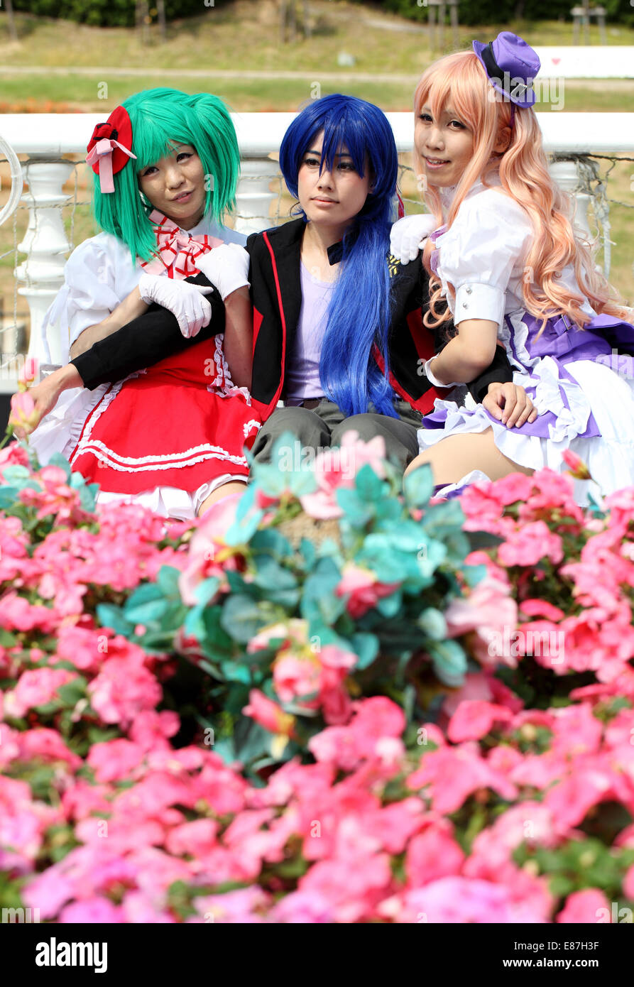 Cosplay maid hi-res stock photography and images - Alamy