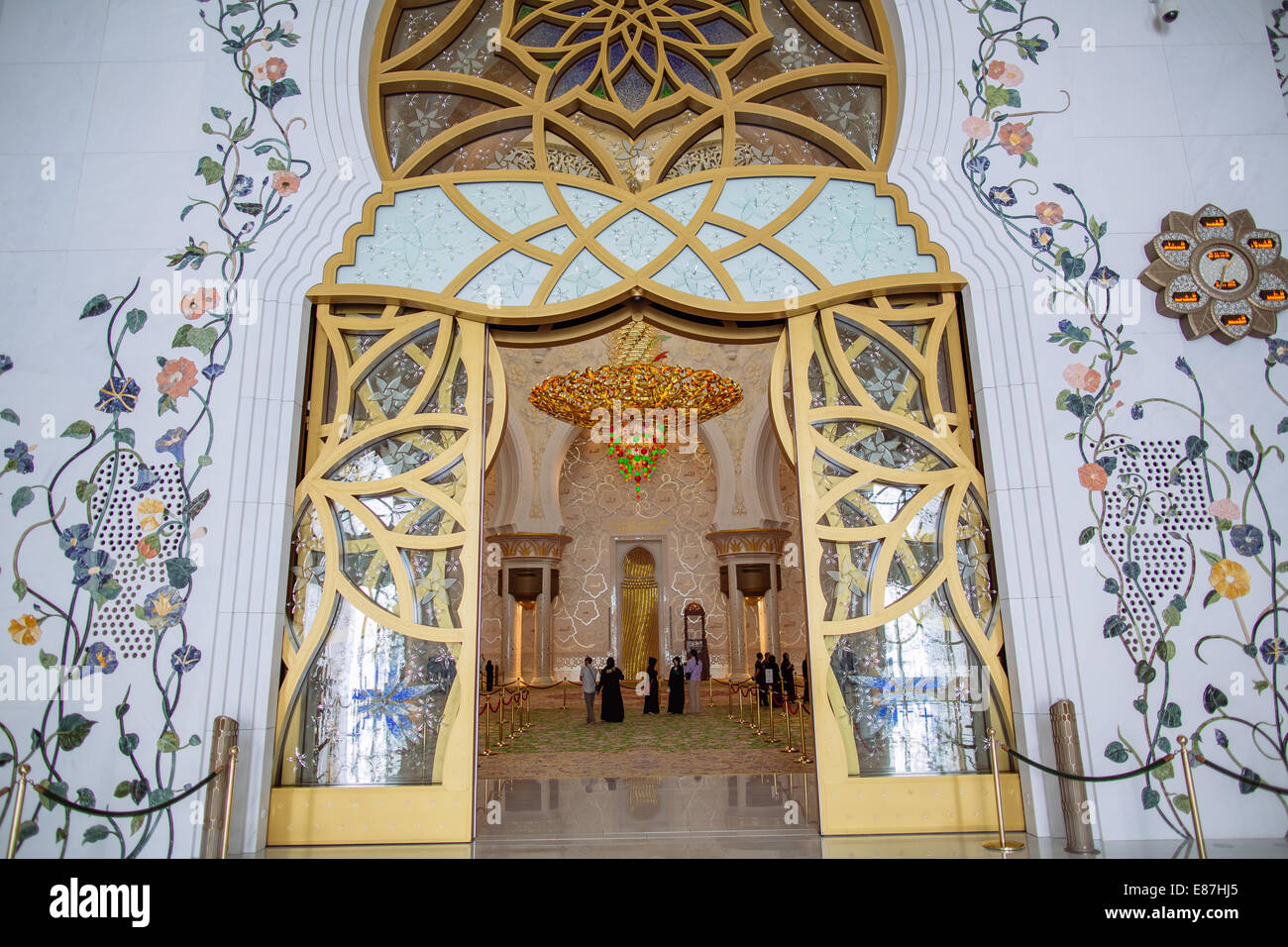 Abu Dhabi Sheikh Zayed Grand Mosque Entrance Gate Stock Photo - Alamy