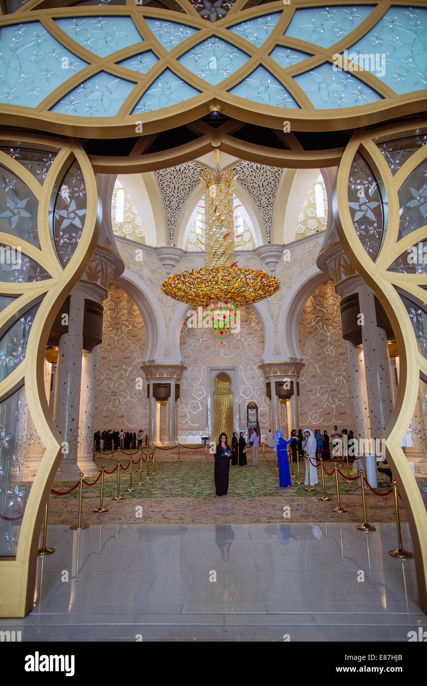 Abu Dhabi Sheikh Zayed Grand Mosque Entrance Gate Stock Photo - Alamy