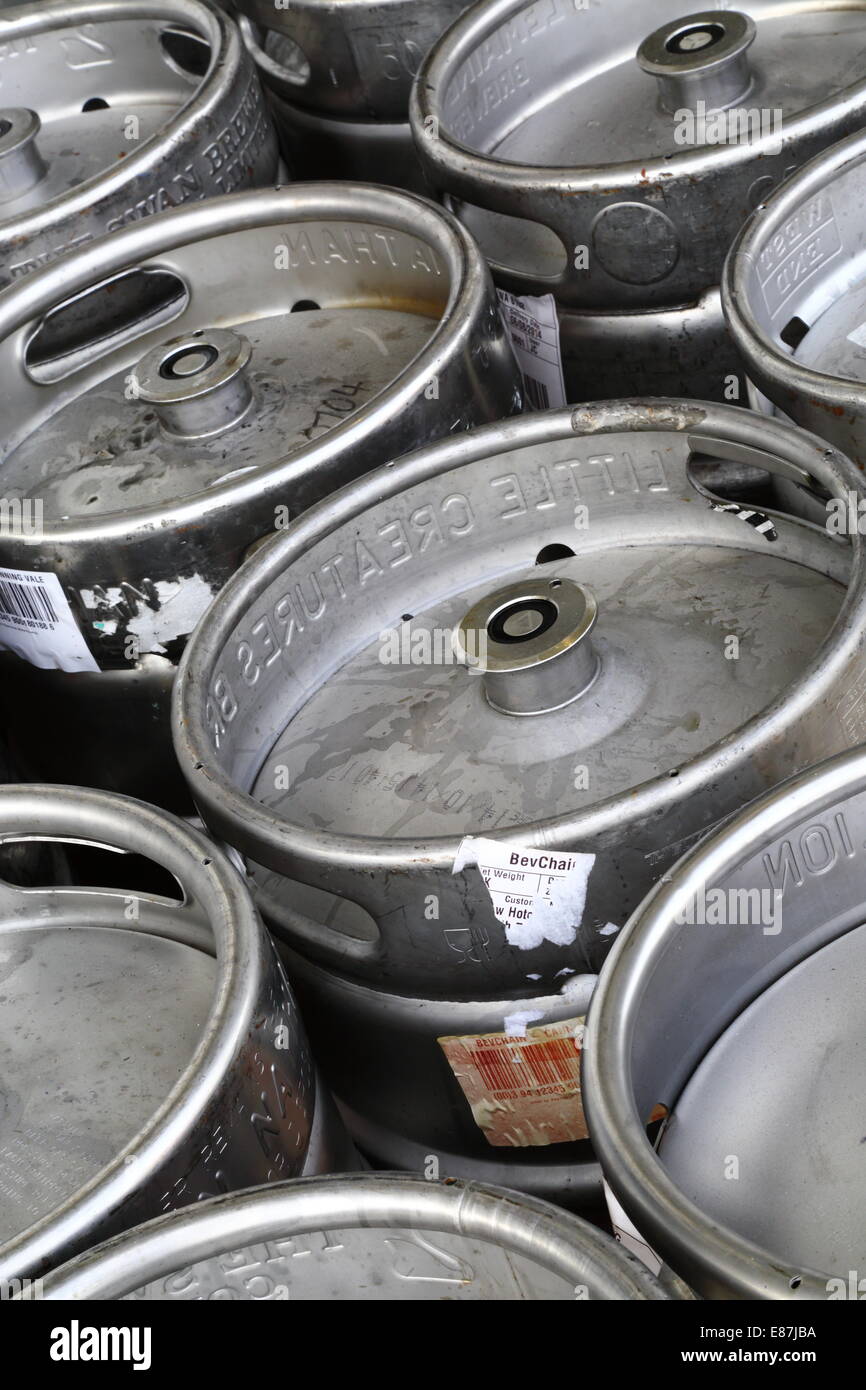 Stainless steel beer kegs lined hi-res stock photography and images - Alamy