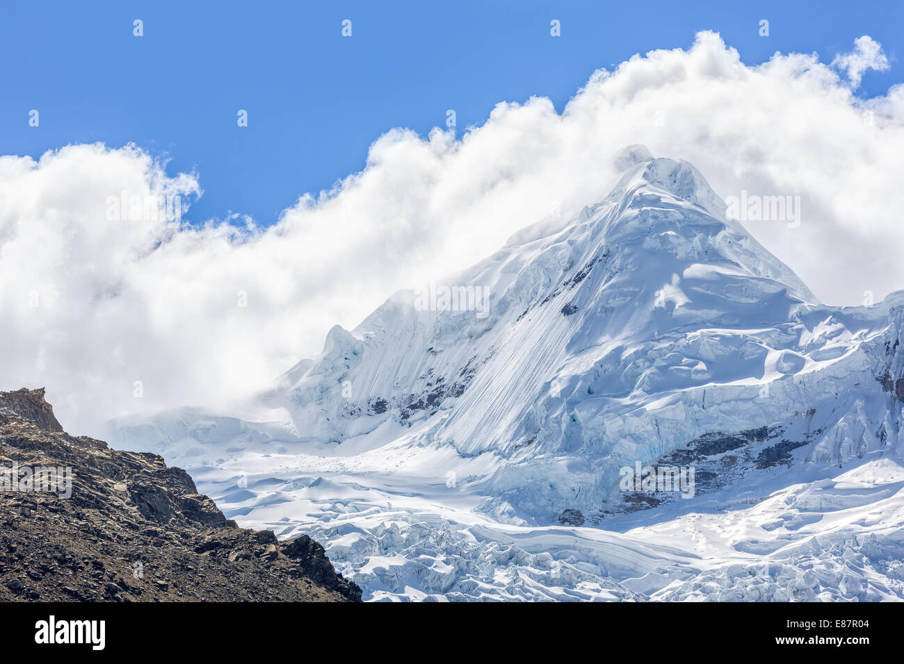 Tocllaraju Hi Res Stock Photography And Images Alamy