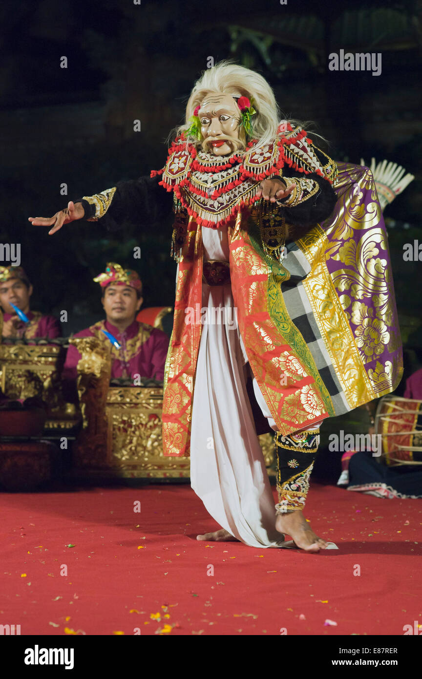 Topeng Mask Dance, Puri Saraswati Temple, Ubud, Bali, Indonesia Stock ...