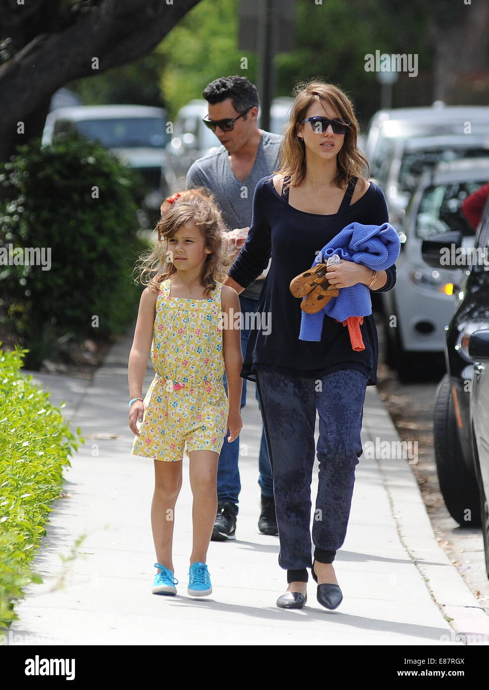 Jessica Alba and husband Cash Warren enjoy a day at Coldwater Park with ...