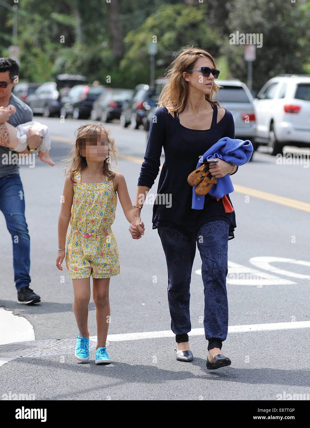 Jessica Alba and husband Cash Warren enjoy a day at Coldwater Park with ...
