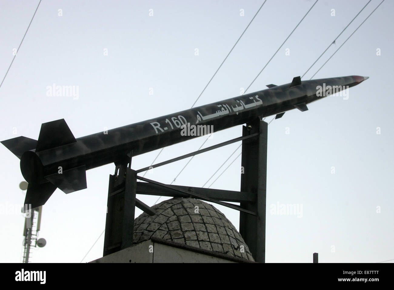 Khan Younis, Gaza Strip, Palestinian Territory. 2nd Oct, 2014. A model of homemade R-160 rocket ...