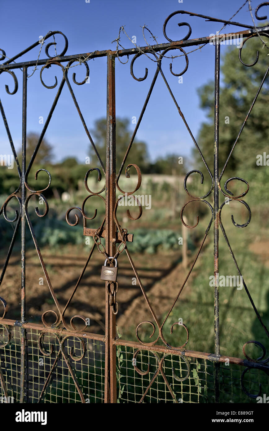 Secure Gates High Resolution Stock Photography and Images - Alamy