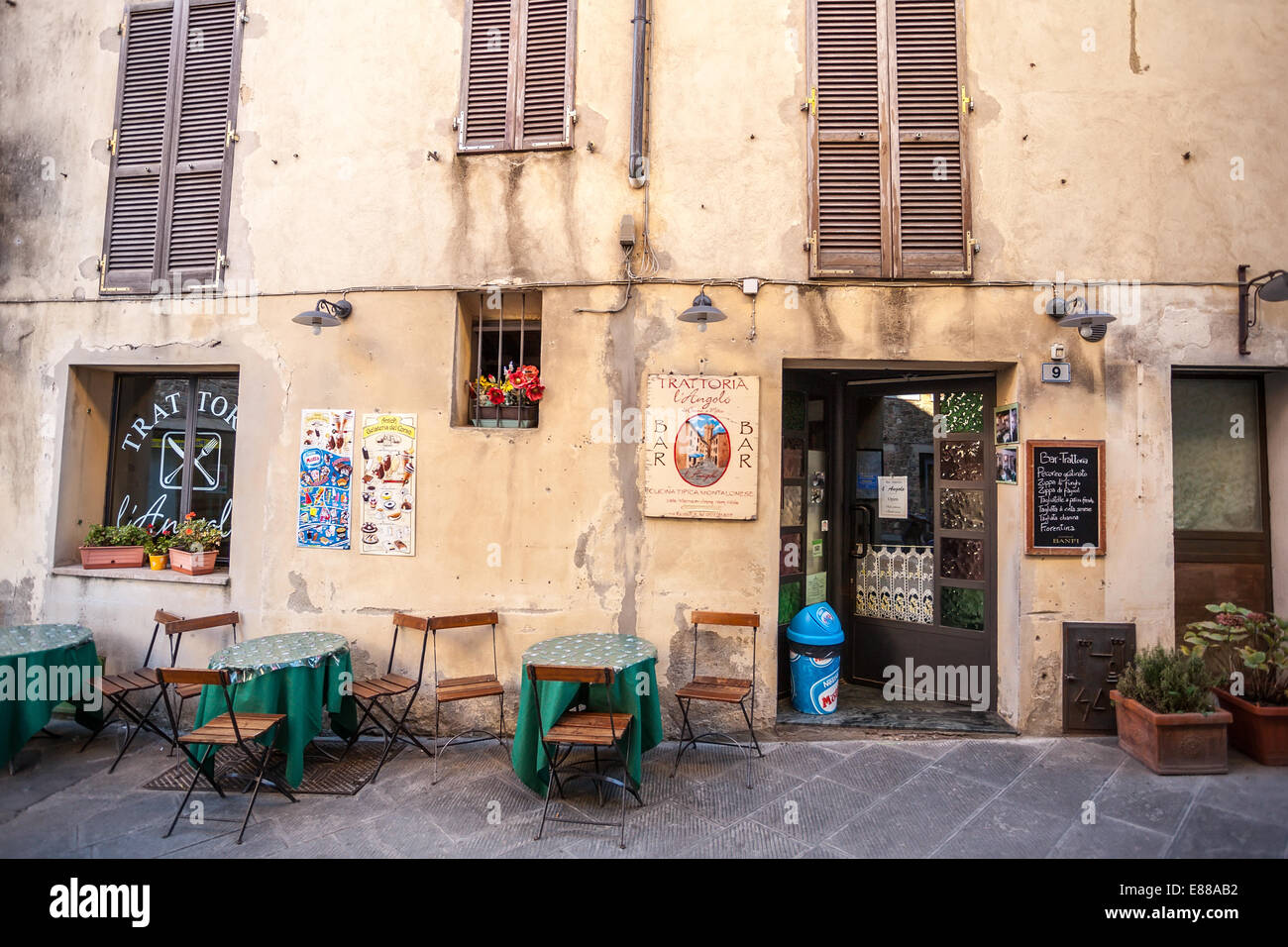 Dirty restaurant hi-res stock photography and images - Alamy