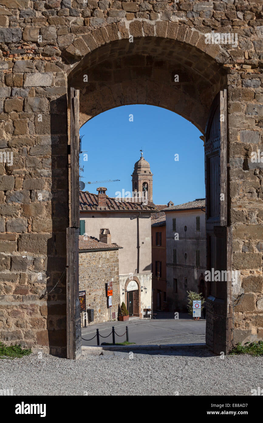 View through open gate hi-res stock photography and images - Alamy