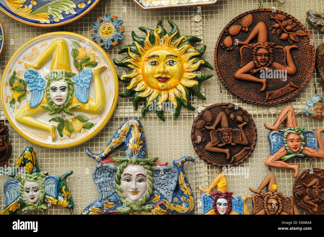 Medieval pottery hi-res stock photography and images - Alamy
