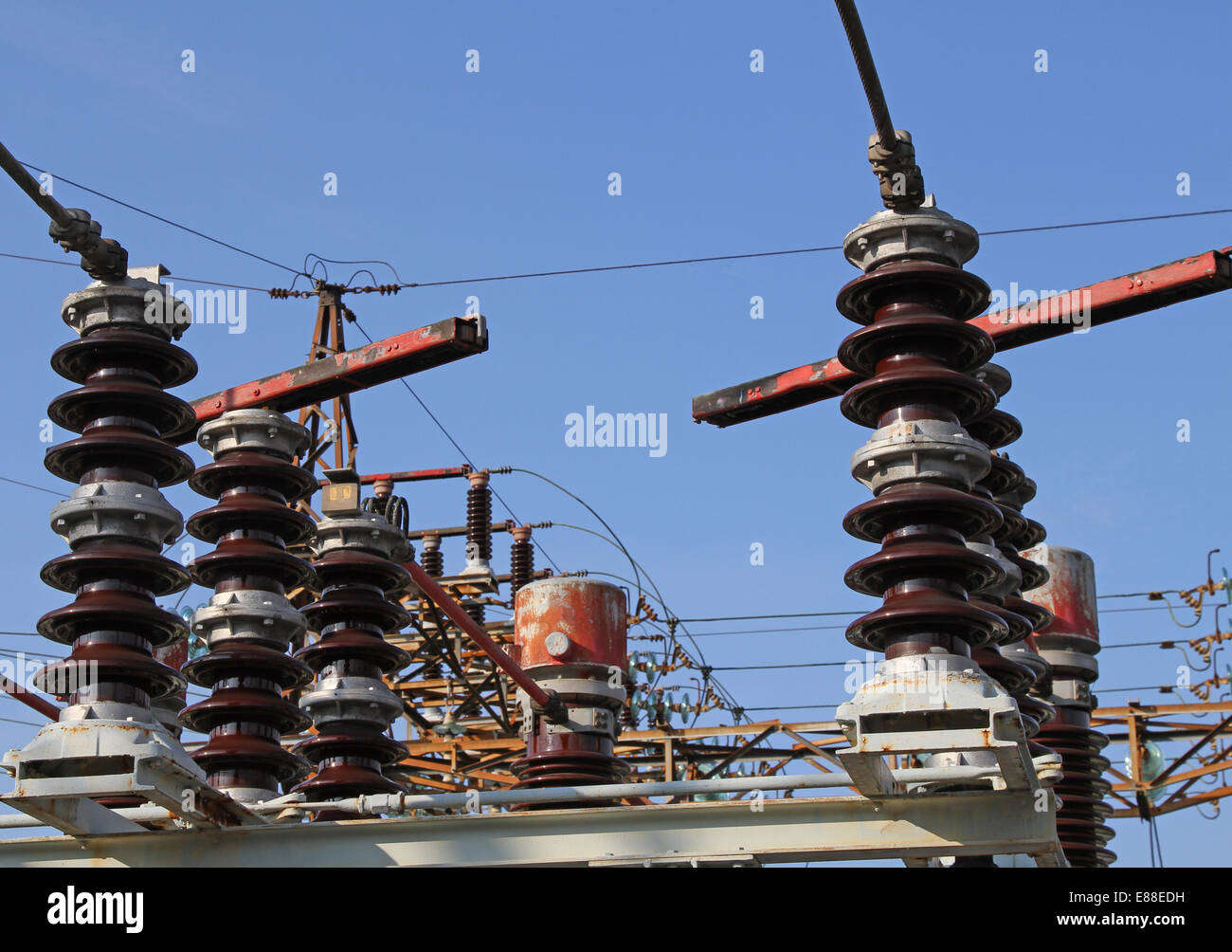 large switches into a powerhouse with high voltage cables Stock Photo ...