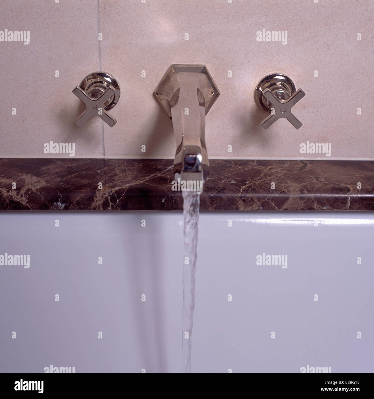 Chrome water tap hi-res stock photography and images - Alamy
