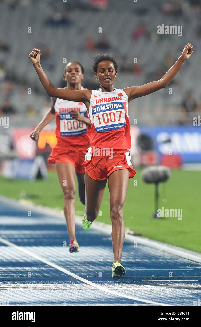 Incheon, South Korea. 2nd Oct, 2014. Jamal Maryam Yusuf Isa (front) of ...