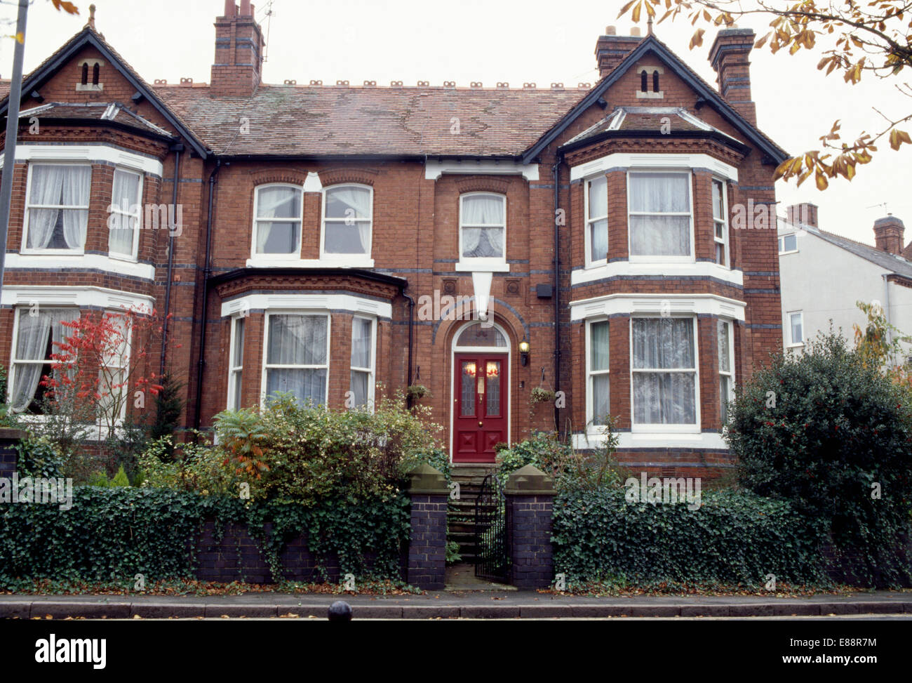 Large victorian houses hi-res stock photography and images - Alamy