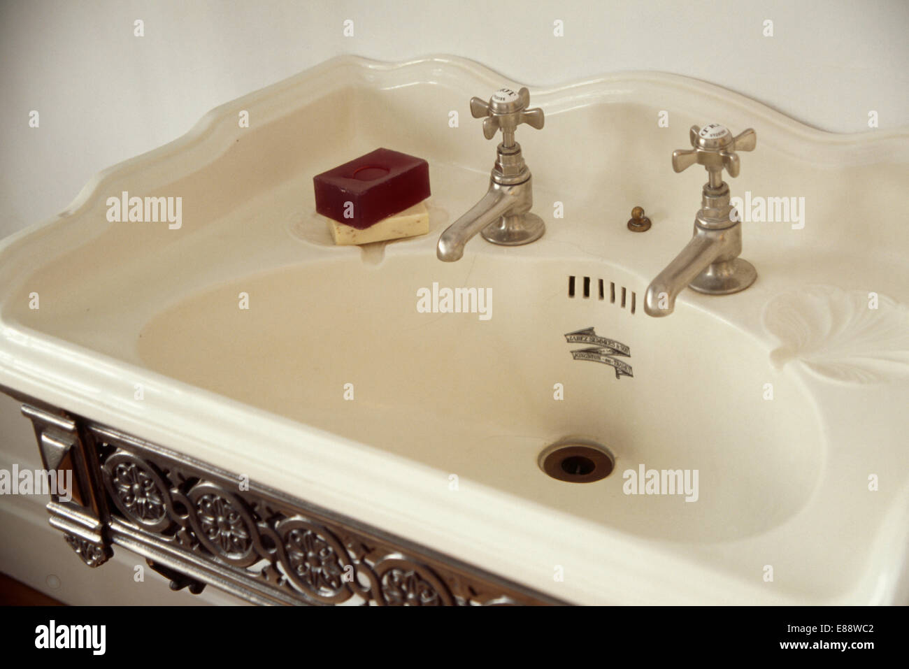 Edwardian Bathroom High Resolution Stock Photography and Images - Alamy